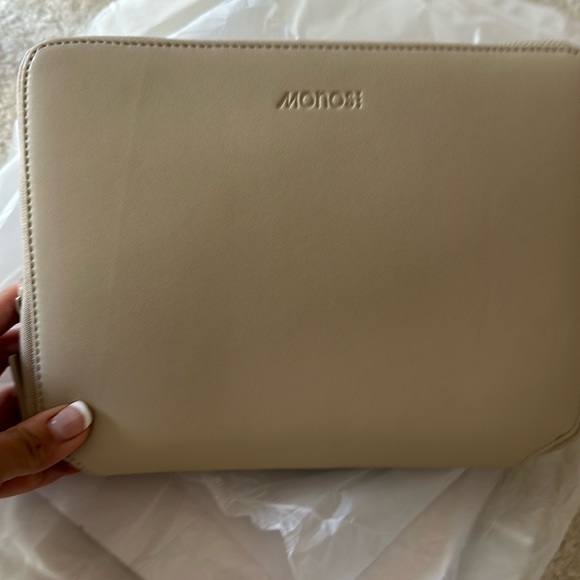 Monos | Accessories | New Monos Metro Folio Kit Ivory | Poshmark